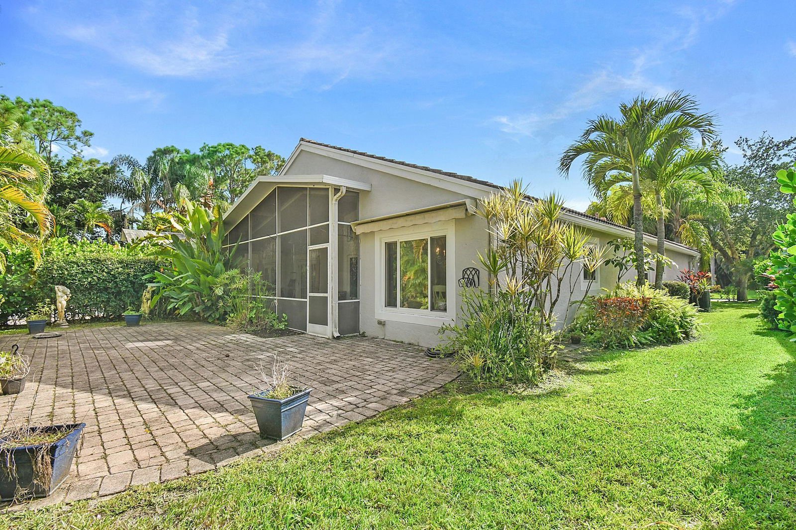 7151 SE Twin Oaks Cir, Stuart, 34997