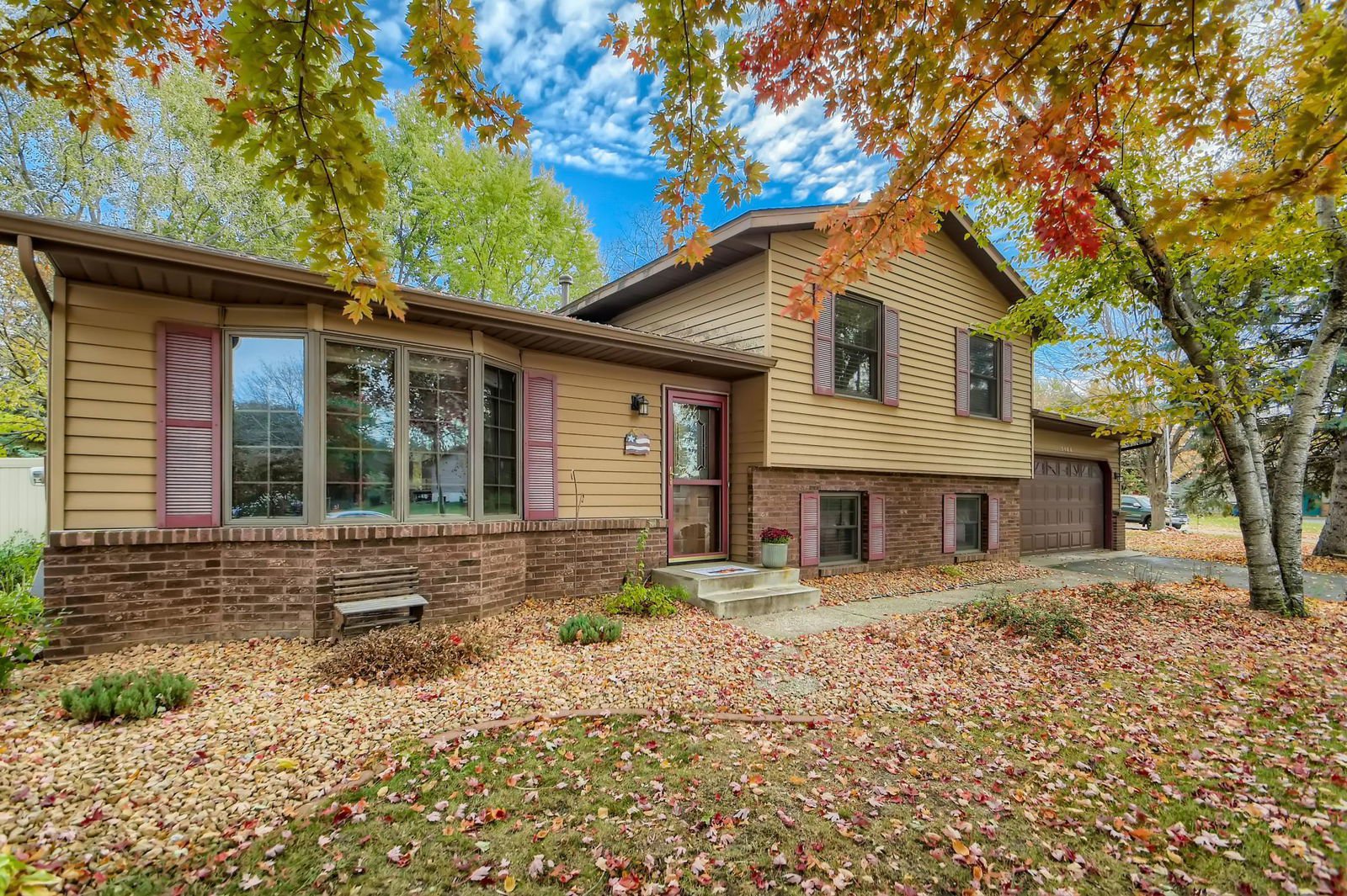 5486 Otter View Court, White Bear, 55110