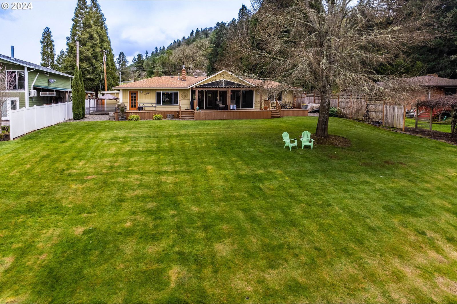 1638 DEL RIO RD, Roseburg, 97471