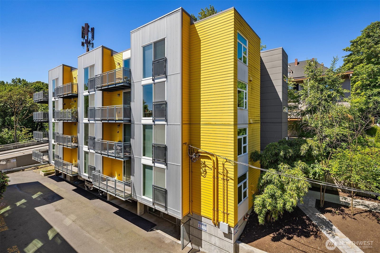 2249 NE 46th Street, Seattle | MLS# 2447245 | Skyline Properties, Inc ...