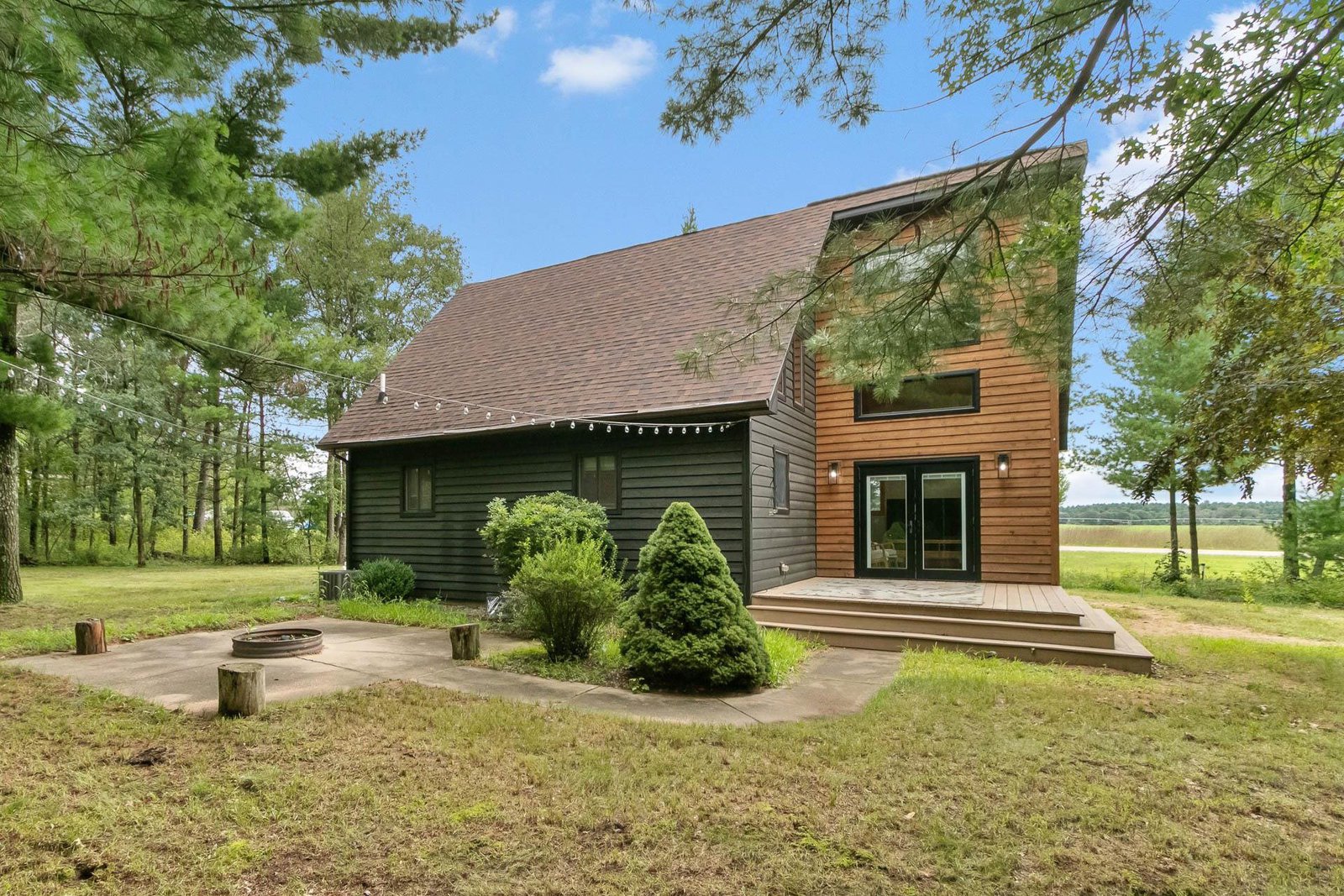 1904 Cypress Dr, Strongs Prairie, 54613