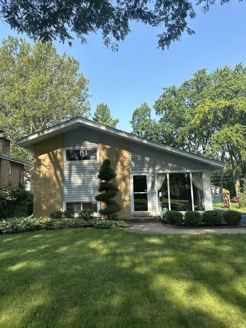 620 N Prospect Manor Avenue, Mount Prospect, 60056