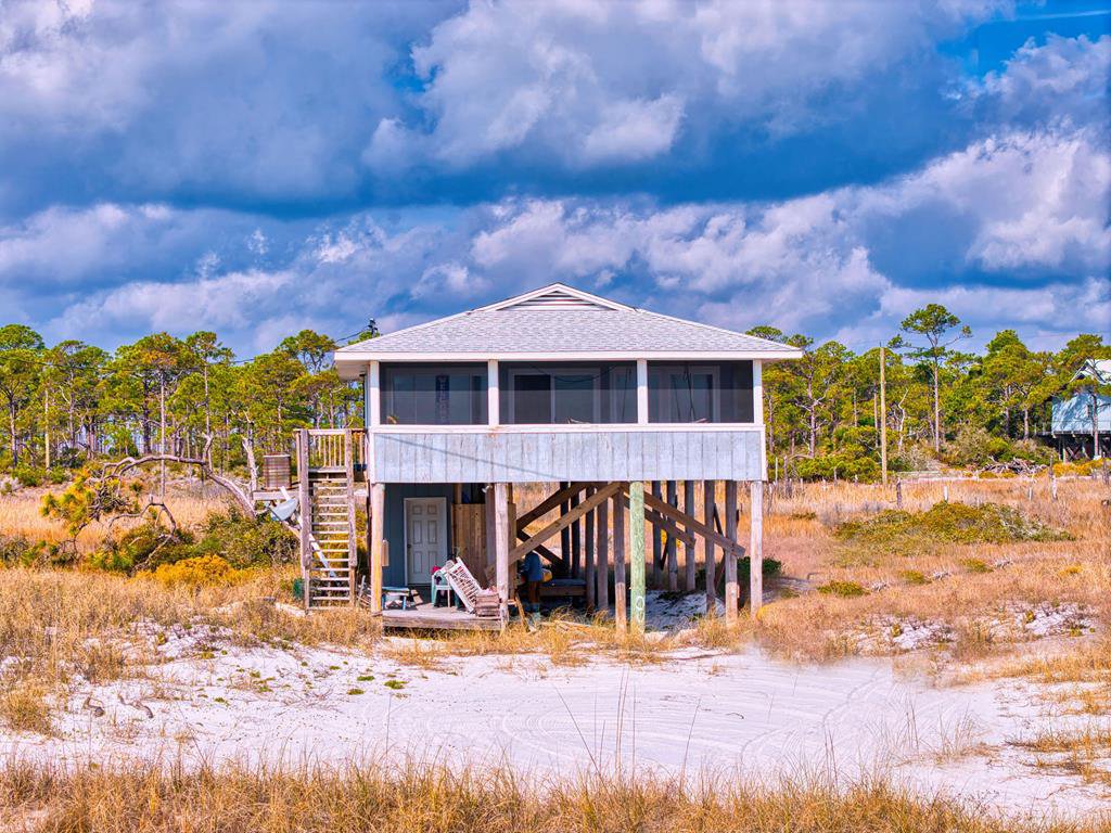 391 Gulf Shore Dr, Carrabelle, 32322