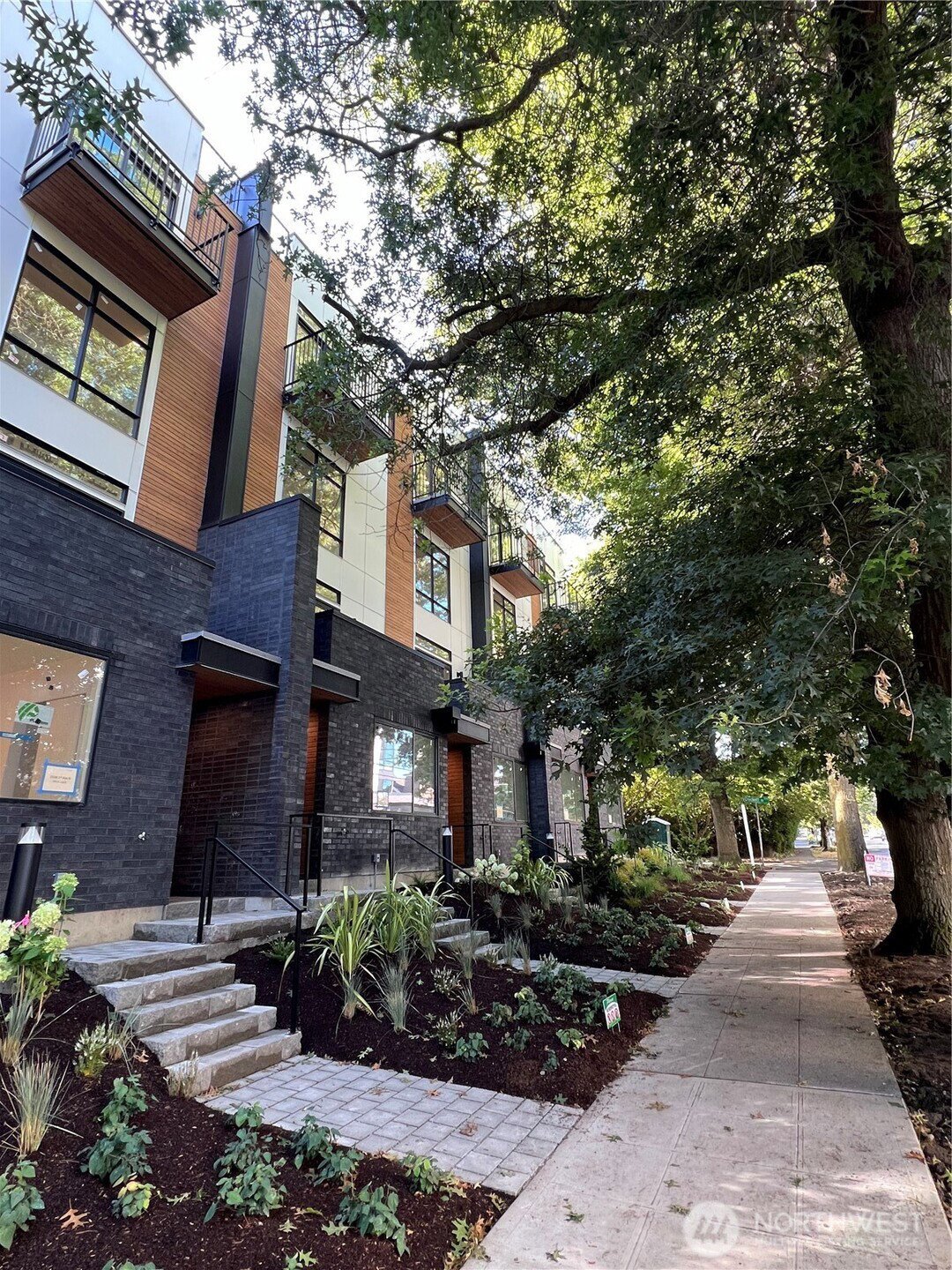 2110 1st Avenue N, Seattle | MLS# 2435766 | Skyline Properties, Inc ...