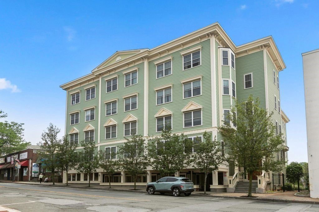 426 Main St Unit 206, Stoneham, 02180