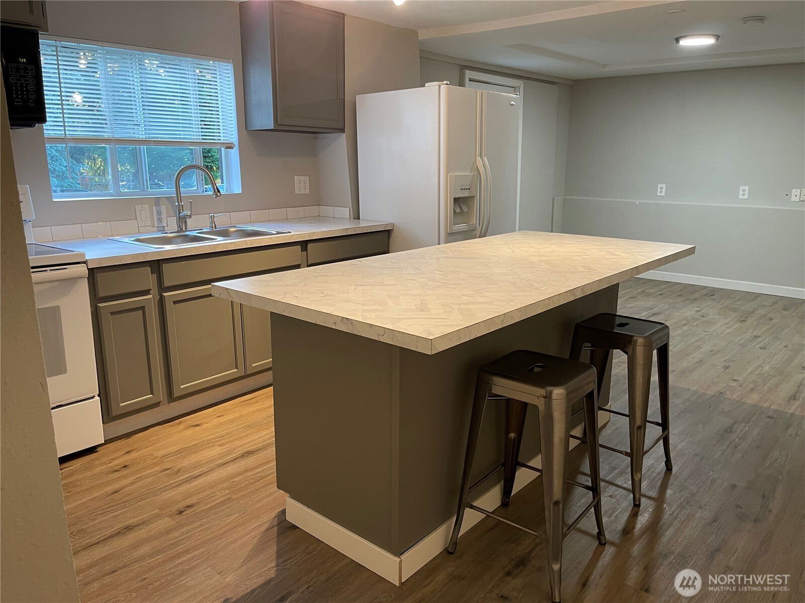 30524 8TH Avenue SW, Federal Way | MLS# 2463579 | Skyline Properties ...