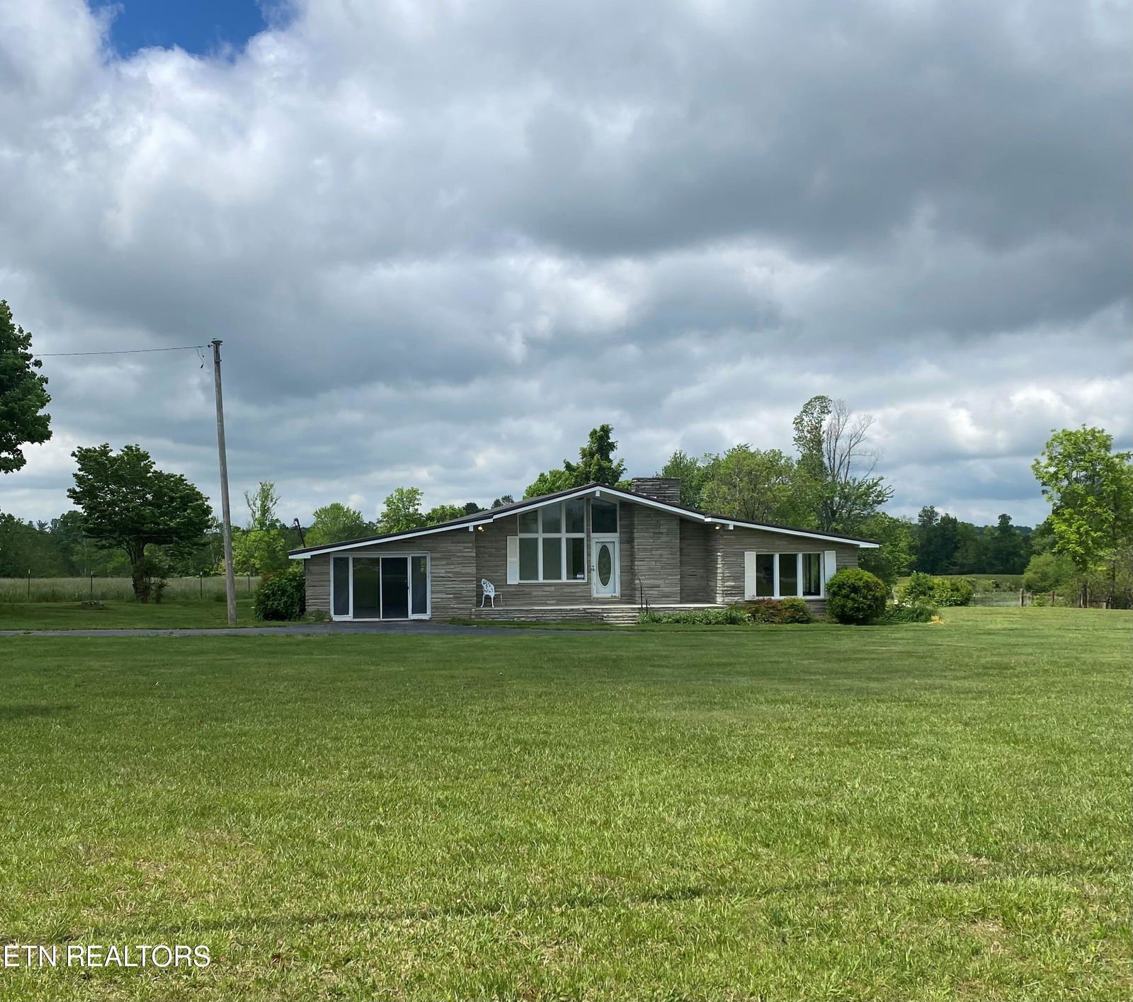 1039 old Martha Washington Road Rd, Clarkrange, 38553